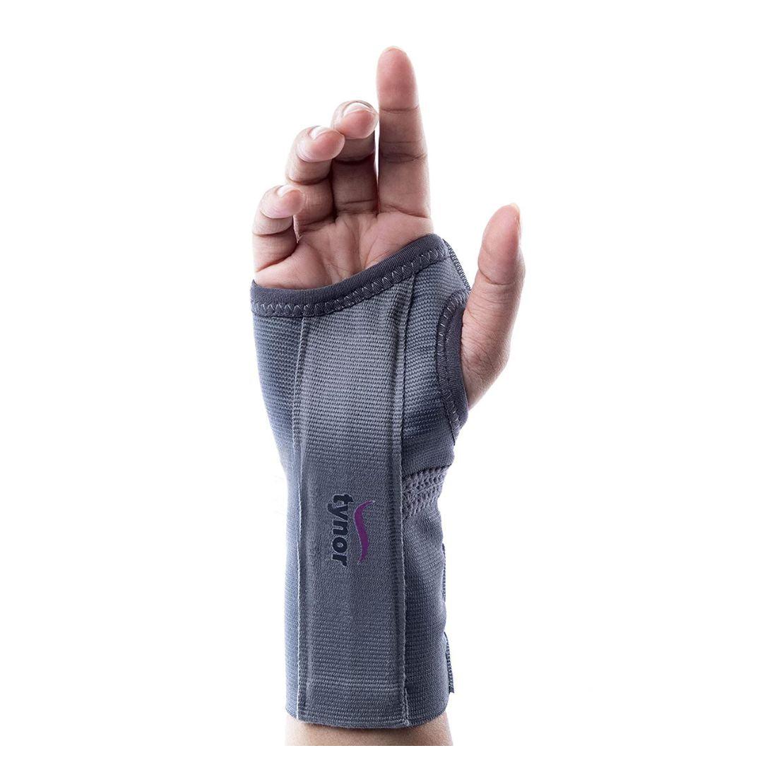 Buy Tynor Elastic Wrist Splint (Right/Left) at best price at Aeoncare.in